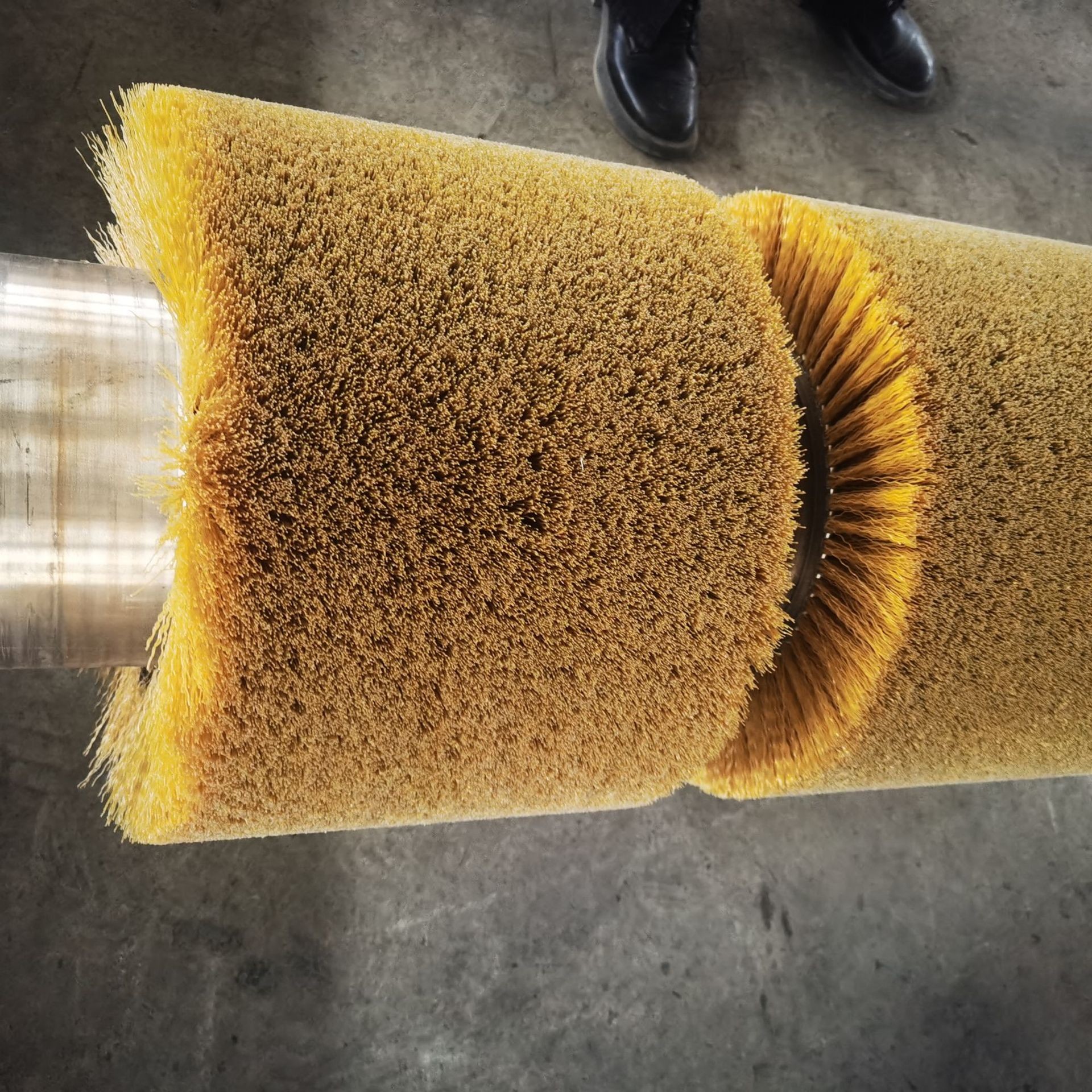 Steel Mill Plate Strip Brush Roller For Removing Iron Filings, Cleaning ...