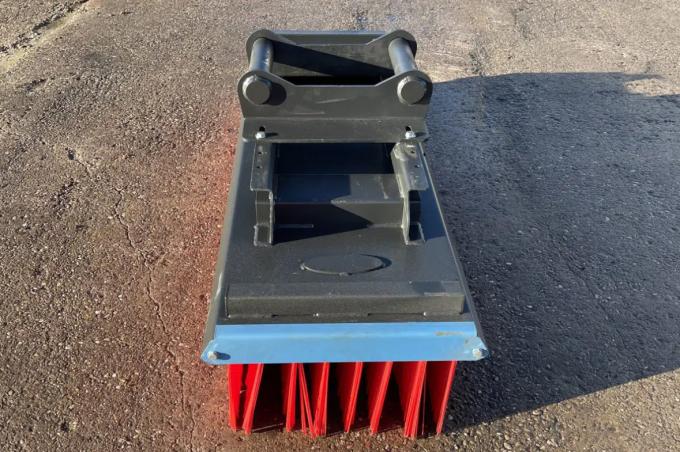 Custom Size Forklift Brush With Excavator